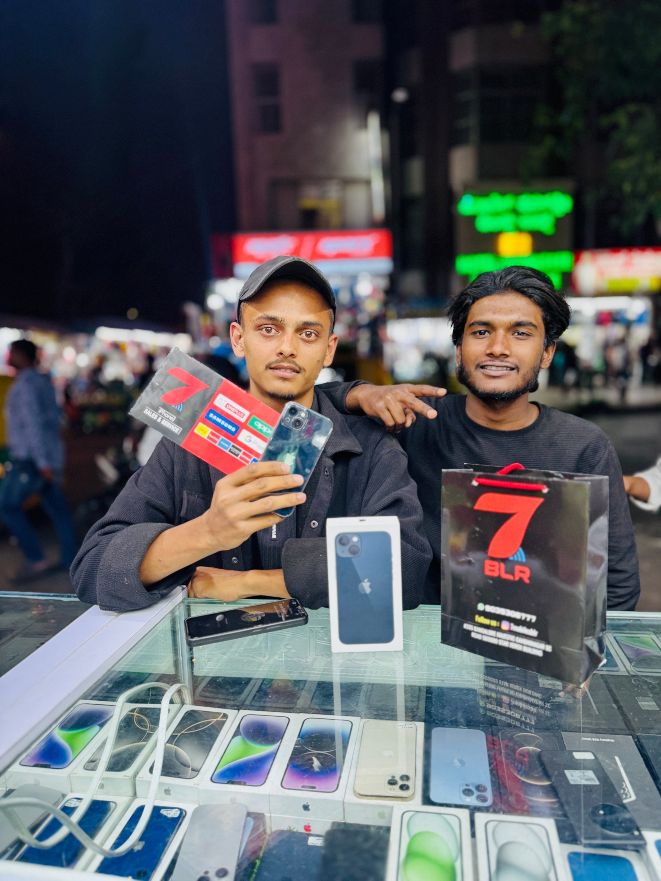 7mobilesblr - iPhones & Samsung